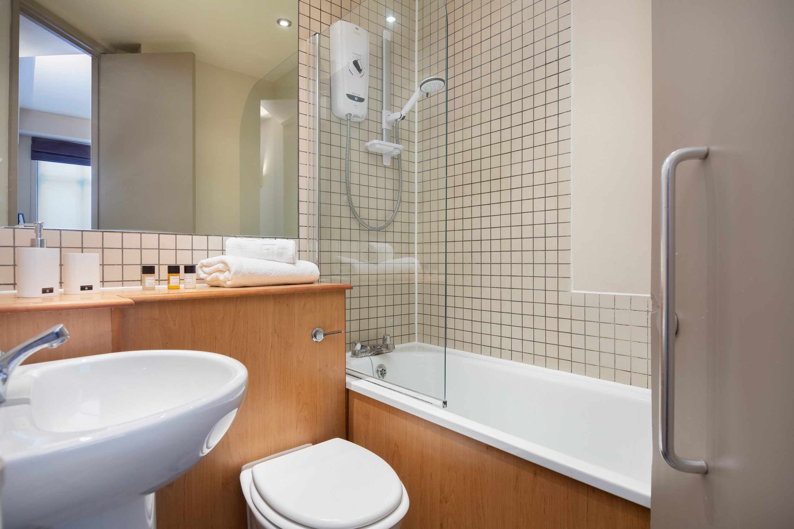 Lawrence House | London Serviced Apartments